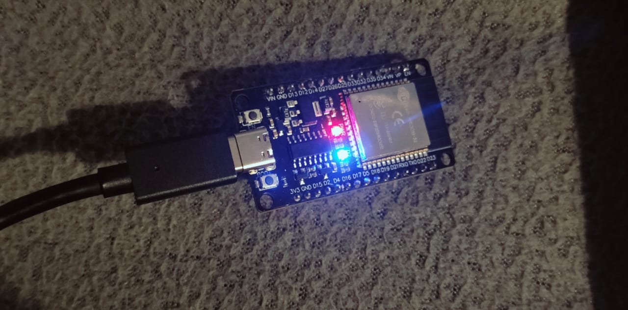 Controlling ESP32 LED with PHP and MySQL Web Server